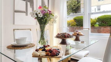 Villa de Luxo, vista para o jardim | Restaurantes