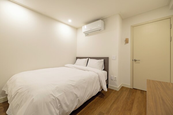 Mini Hotel Mug - Seoul