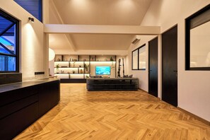 Villa | Sala de estar | Smart TV de 32 polegadas com canais digitais 