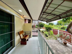 Quarto Clássico, vista para o jardim, junto ao pátio | Terraço/pátio interior