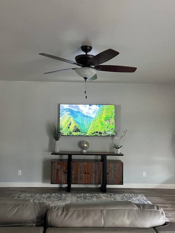 Modern 3-bed Home With New Appliances, Very Spacious Backyard With Ev Charger - Tulare, CA