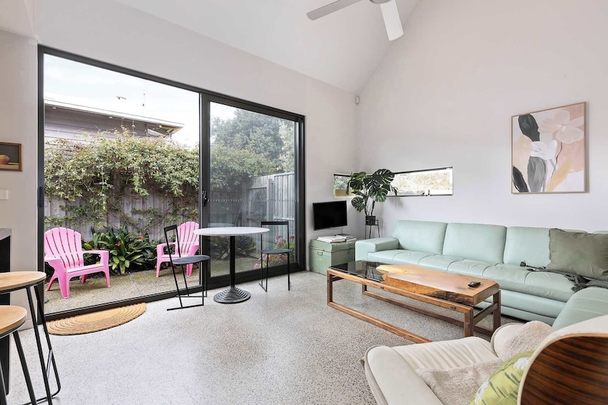 Spacious 1-bed Townhouse In Norlane - North Shore