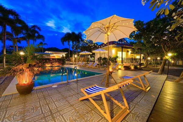 Fantastic 7 Bungalow Private Resort Br7 - Cha-am
