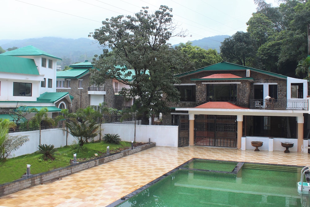 Velvet County Resort - Lonavla