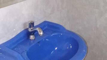 Secretária adequada para computadores portáteis, Wi-fi grátis