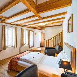 Quarto casal luxo, vista para a cidade | Wi-Fi de cortesia