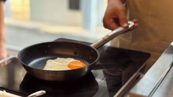 Café da manhã com buffet todos os dias (MYR 58 por pessoa)