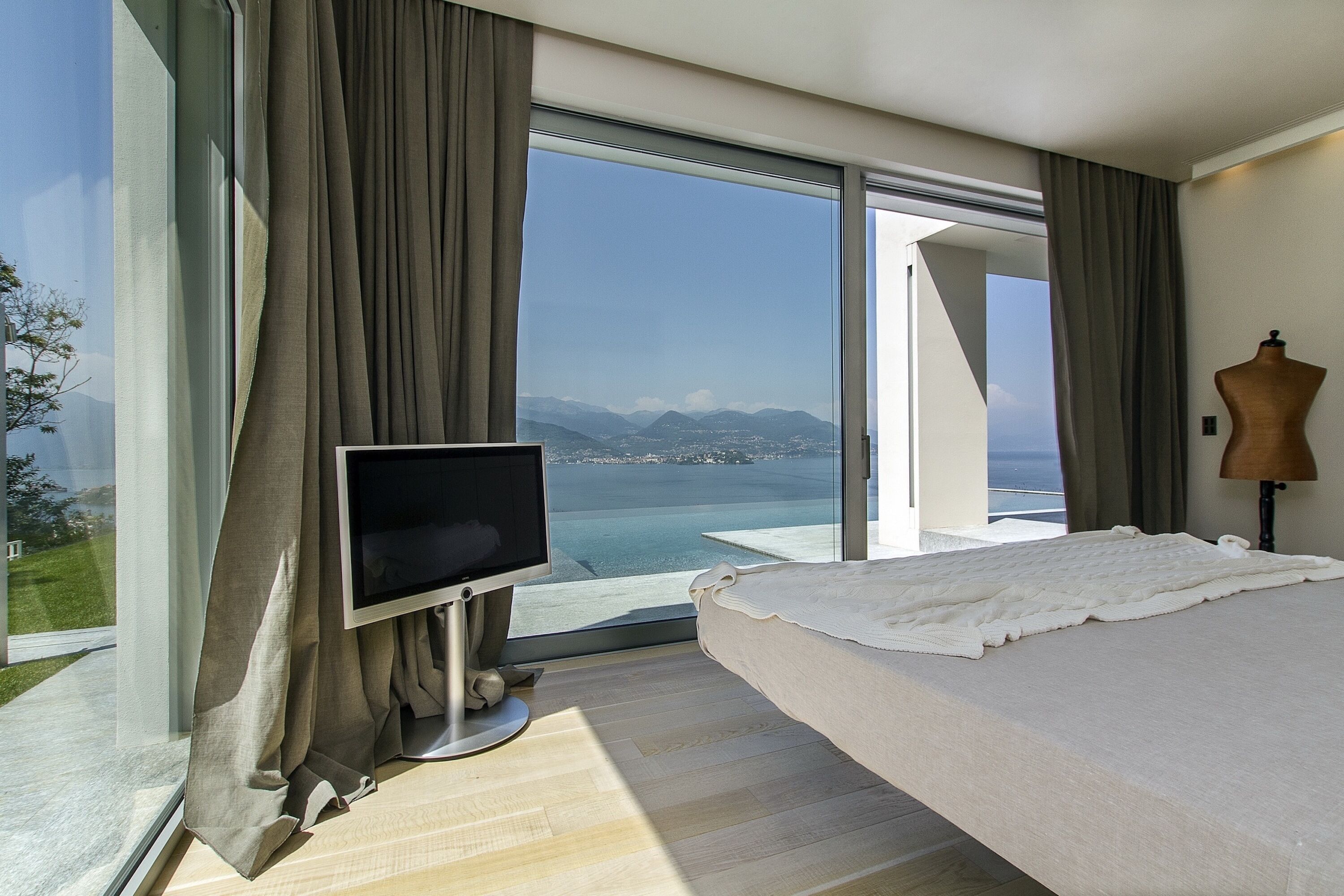 Vila, 4 quartos, piscina particular, vista para o jardim | 4 quartos