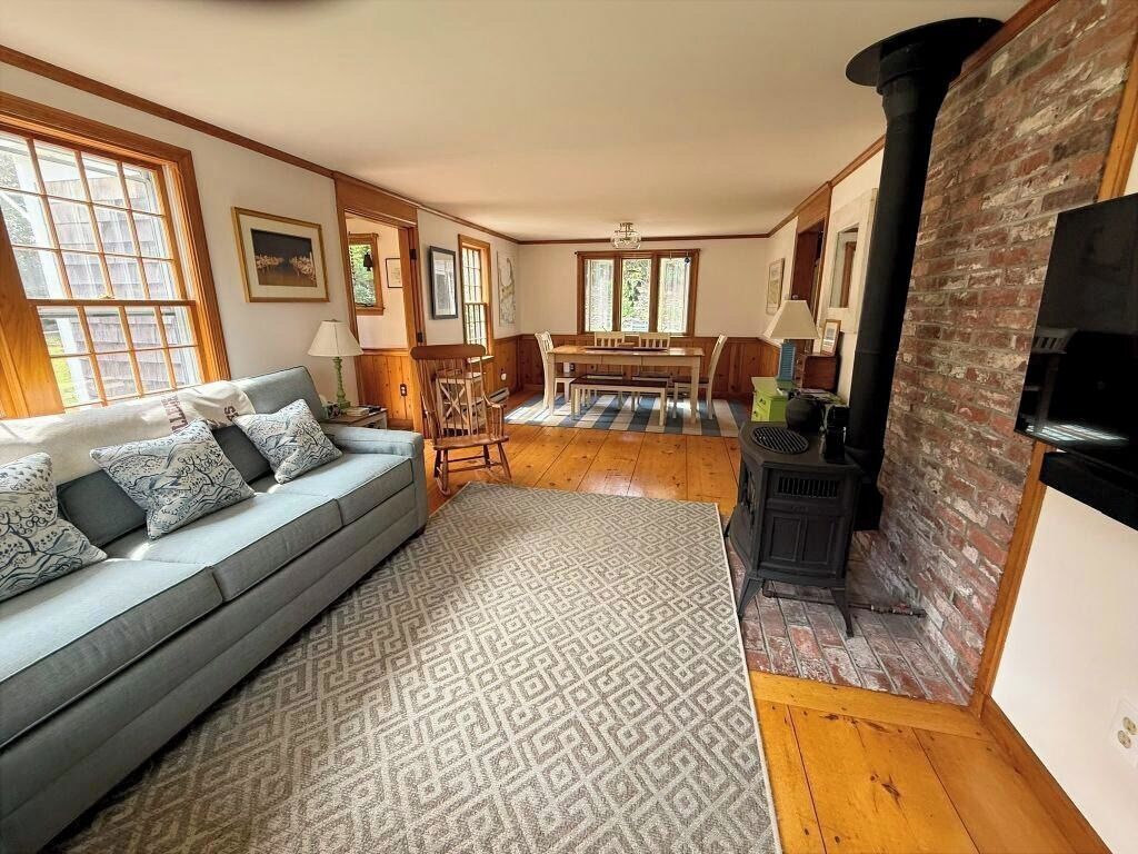 Three-bedroom House Is Nestled In A Peaceful Neighborhood And Features A Fully Fenced Yard. - Chatham, MA