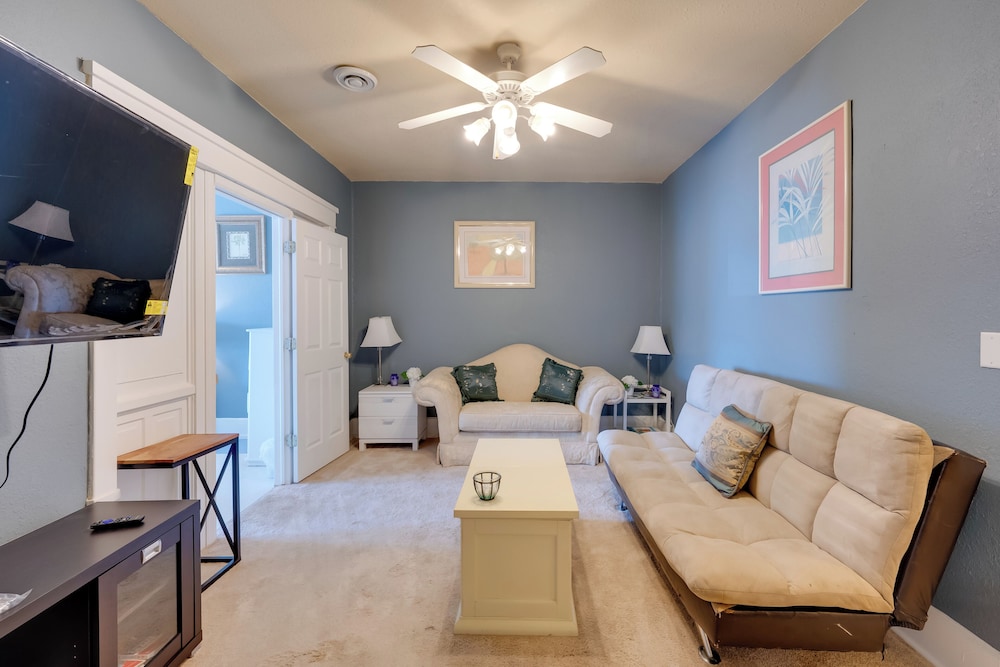 Walkable Racine Retreat! 1 Mi To Lake Michigan - Kenosha, WI