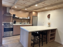 Suite Panorâmica, casa de banho anexa, Vista para a cidade (The Mill House #4) | Cozinha partilhada