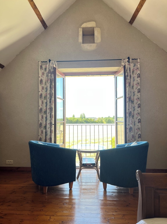 Lovely 1-bedroom Cottage In Tranquil Le Petit-pressigny, Perfect For Relaxing. - Touraine