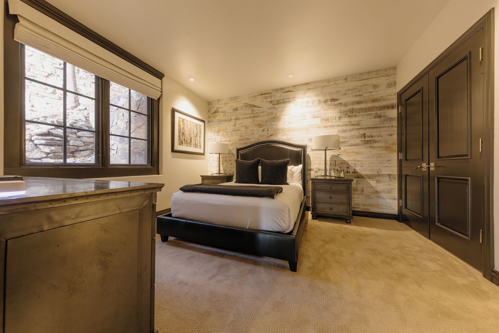 See Forever Cabin by InvitedHome | Ski Valet, Walk to Ski, Fireplace ...