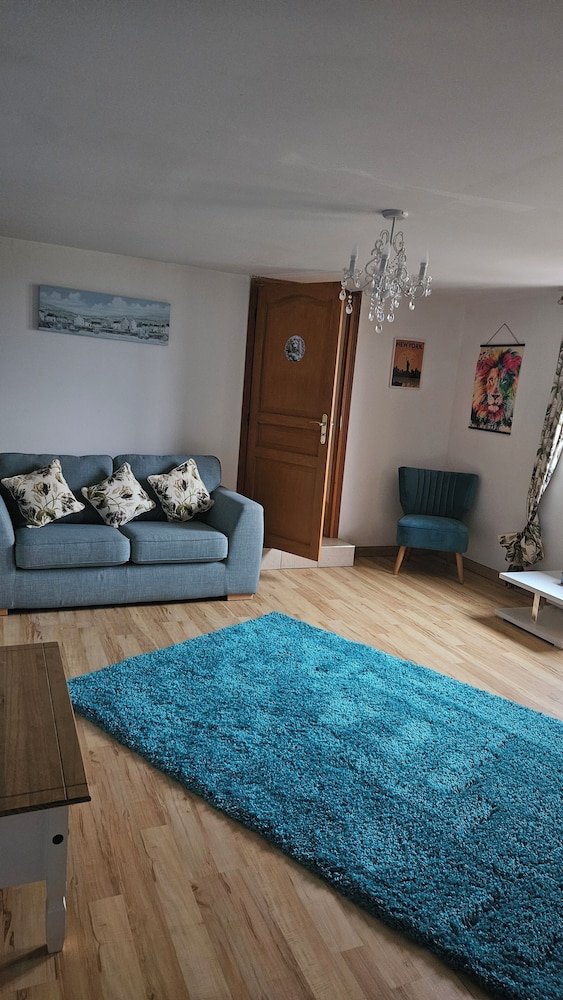 The Lions Den - La Loge Mantilly - Orne