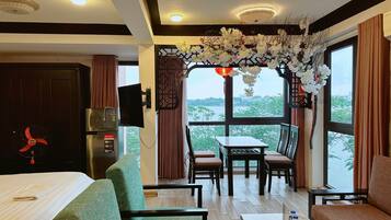 Estúdio Superior, Vista para a cidade | Vista do quarto