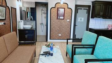 Estúdio Superior, Vista para a cidade | Secretária, secretária adequada para computadores portáteis