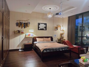 Estúdio standard, vista para a cidade | Escrivaninha, espaço de trabalho para notebook, Wi-Fi de cortesia