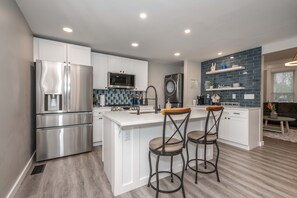 Casa, várias camas, pátio, vista para o jardim (The Gathering House) | Cozinha privada