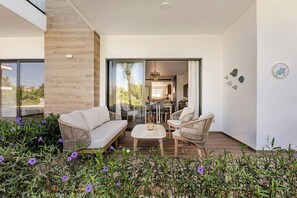 Paradise Suite, infinity pool & Beach Club,Golf front view - Latest ...