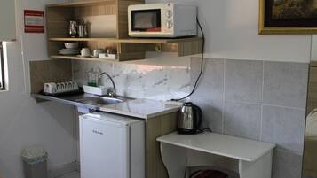 Quarto Triplo | Cozinha privada | Minifrigorífico, um micro-ondas, uma placa de cozinha