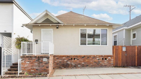 Sunny Venice Beach Home With Open Living & Walkability To Abbot Kinney Venice Drift By Avantstay - Los Angeles, CA