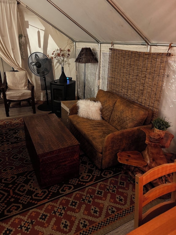 Safari Tent With Full Bath In The North Texas Woods - Texas