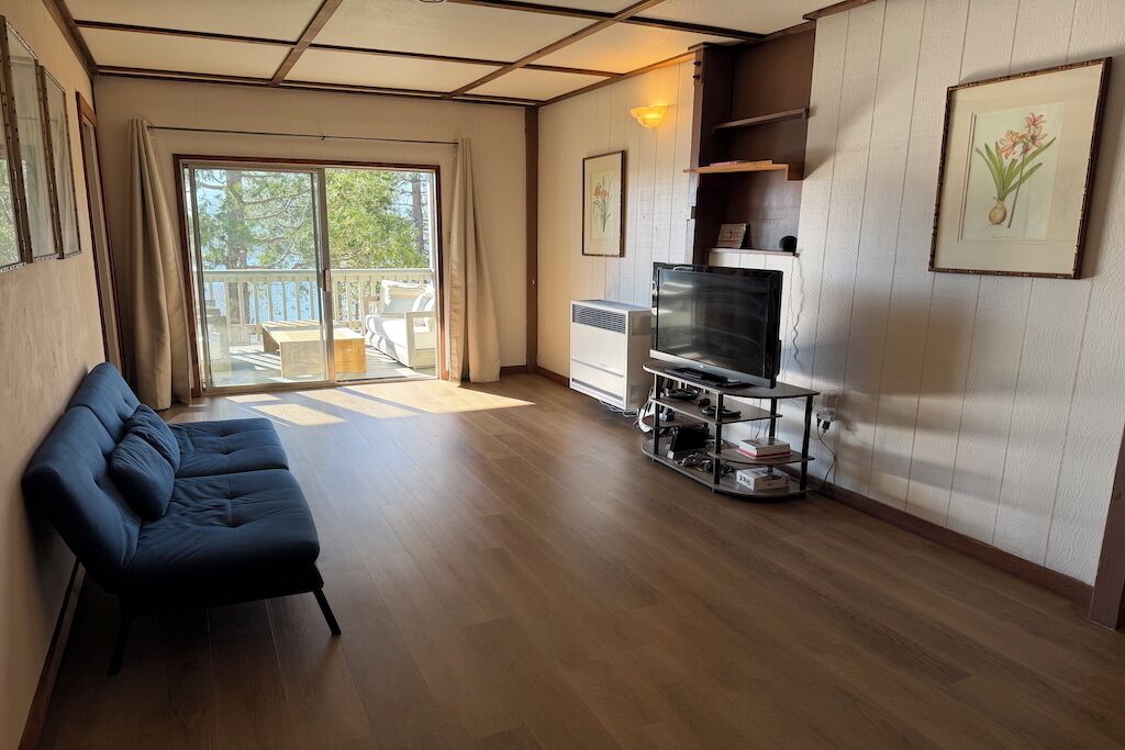 Spacious 2 Level Lakefront Retreat + Private Boat Slip/launch + Epic Views - North Fork, CA