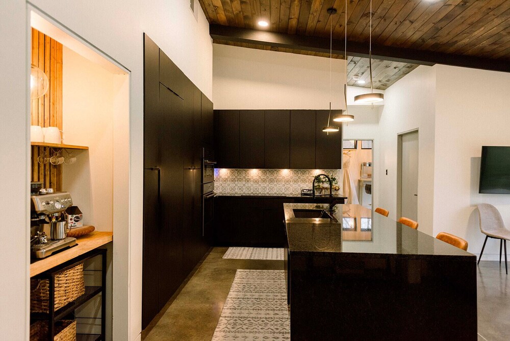 Wedding Weekend Lodging @ Mountain Shadow Farm Sleeps 6 - Mountain ...