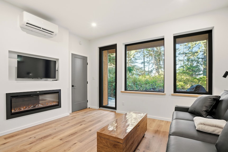 The Cabins - 1 Bedroom - Signature Ocean Front - Vancouver Island