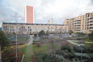 Near Dlr station -WiFi -Parking -Pets -Sleeps 5 - Latest Reviews, Deals ...