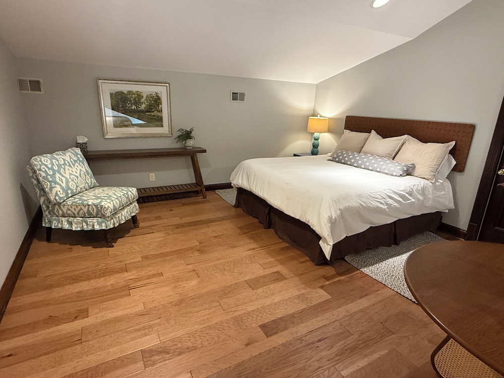 NEW / Hot Tub, Hiking, Lake Views, Sleeps 14 Reviews, Deals & Photos ...