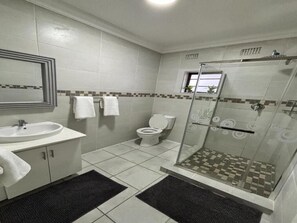 Quarto Duplo Premium | Casa de banho