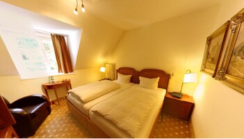 Quarto Duplo Comfort, vista para o jardim | Sala de estar | Televisor, impressoras 