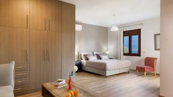 Vila, 4 quartos, para fumantes, piscina particular | 4 quartos, berços grátis, roupa de cama
