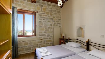 Villa, 3 quartos, fumadores, piscina privativa | 3 quartos, berços/camas para crianças grátis, roupa de cama fornecida
