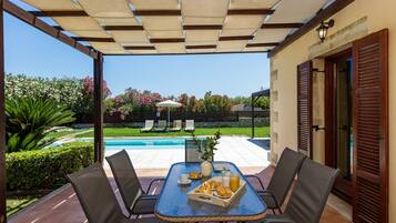 Villa, 3 quartos, fumadores, piscina privativa | Varanda