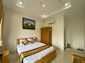 Quarto casal de uso individual, sacada | Escrivaninha, cortinas blackout, quartos à prova de som