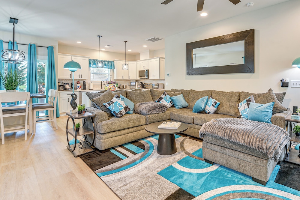 Hot Tub + Fire Pit: Home Near Dtwn Little River! - North Myrtle Beach, SC