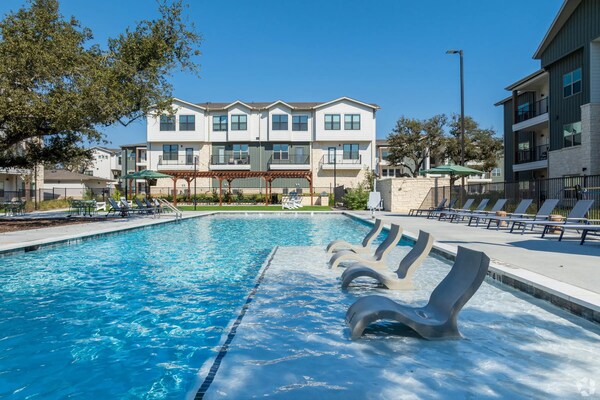 Landing Apartments - Leander - Leander, TX