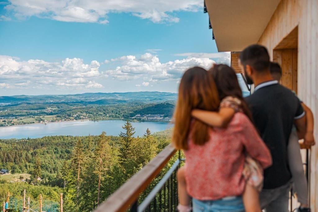 Suite, varanda, vista parcial para o lago | Wi-fi grátis 