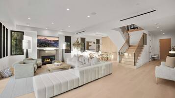 Villa de Luxo, várias camas, acesso à piscina, vista para a piscina (Kraft Villa) | Interior