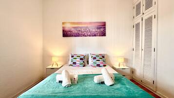 1 quarto, roupa de cama fornecida