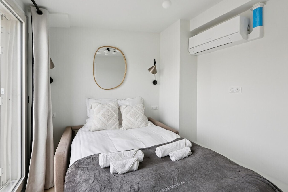 Lavie Maison : Private Terrace & Air Conditioning - Paris | Abritel