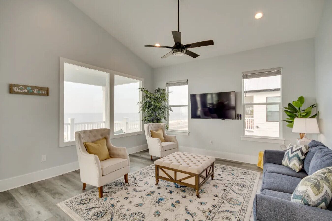 Beach Front | Sleeps 10 | Walk To Beach | Family-friendly - Biloxi, MS