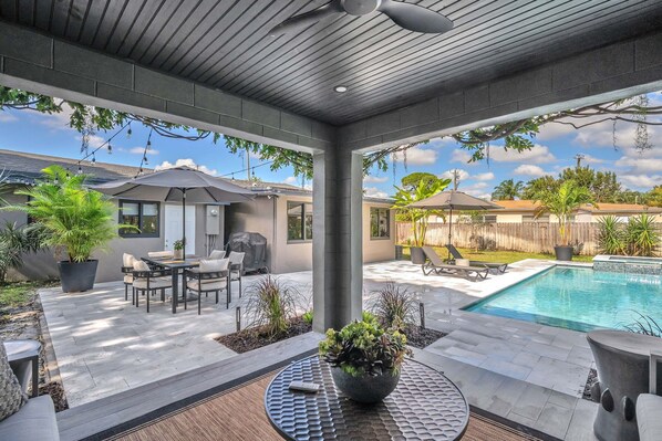 Almost Famous - Pool - Jacuzzi Reviews, Deals & Photos 2026 - Expedia.co.uk