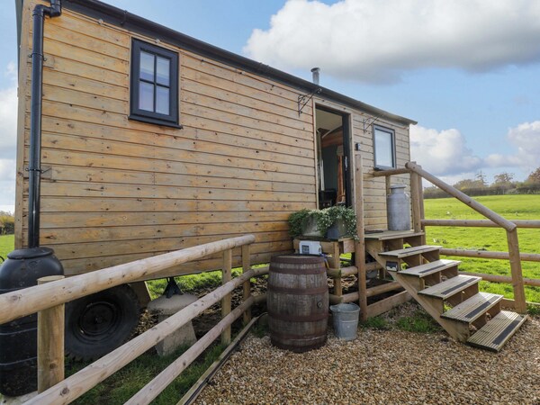 Wiltshire Weavers Hut - Cotswolds