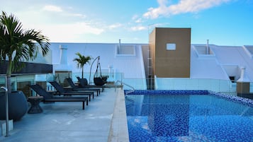 4 piscinas exteriores