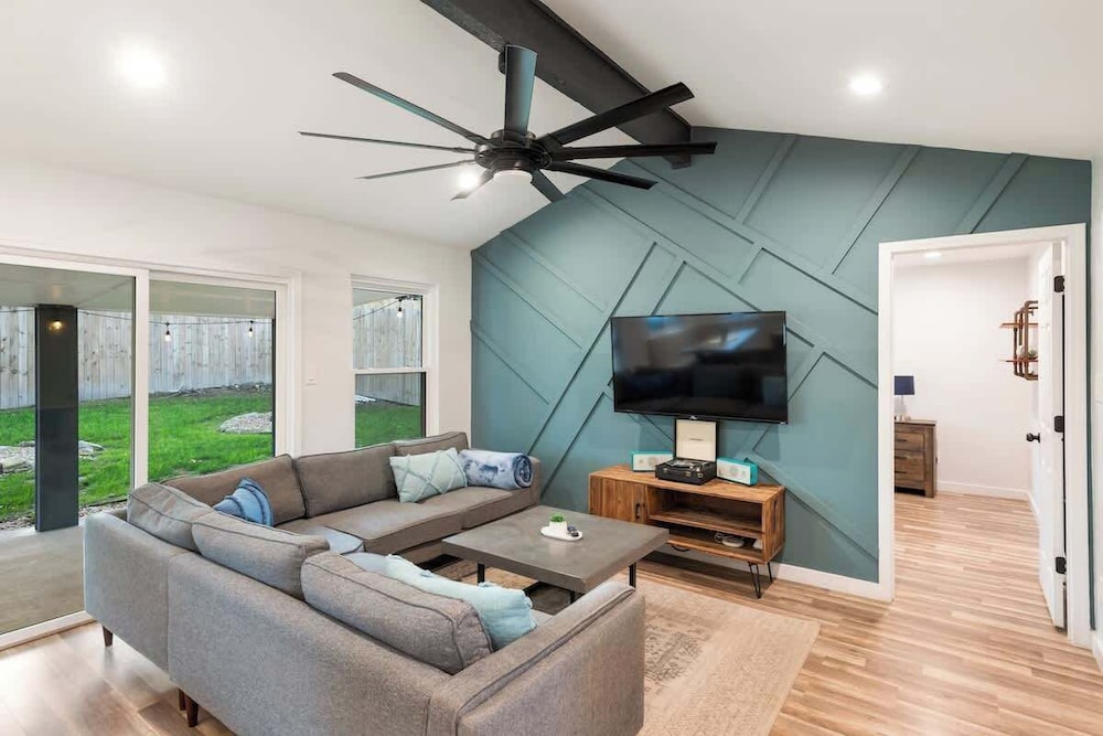Emerald Forrest Escape -3bd/2.5 bth + Pet Friendly - Austin | Vrbo