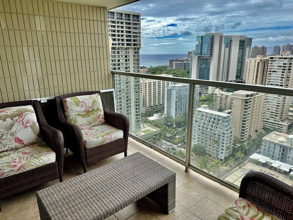 Waikiki great view on 34th floor 1BR corner unit & Large terrace! New ...