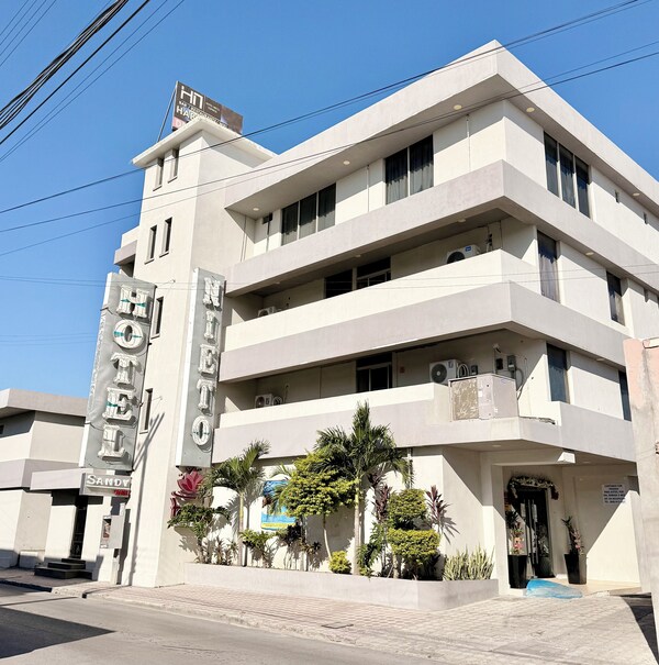 Hotel Nieto Express - Brownsville, TX